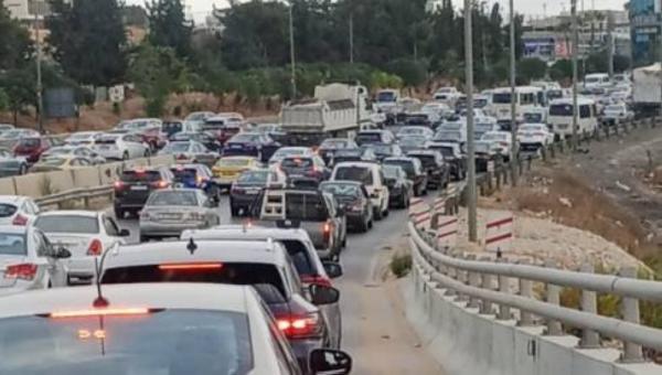 Vehicle fire leads to heavy traffic jam in Airport road | Jordan News ...