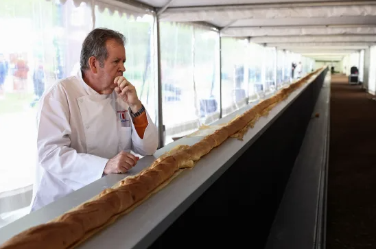 French bakers make world’s longest baguette, beating Italy | Panorama ...