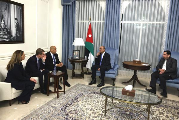 PM meets with US Senate delegation | Jordan News | Ammon News