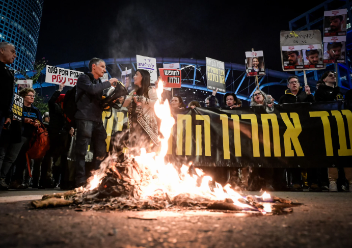 Israeli Hostages’ families demand Netanyahu not jeopardize release deal ...