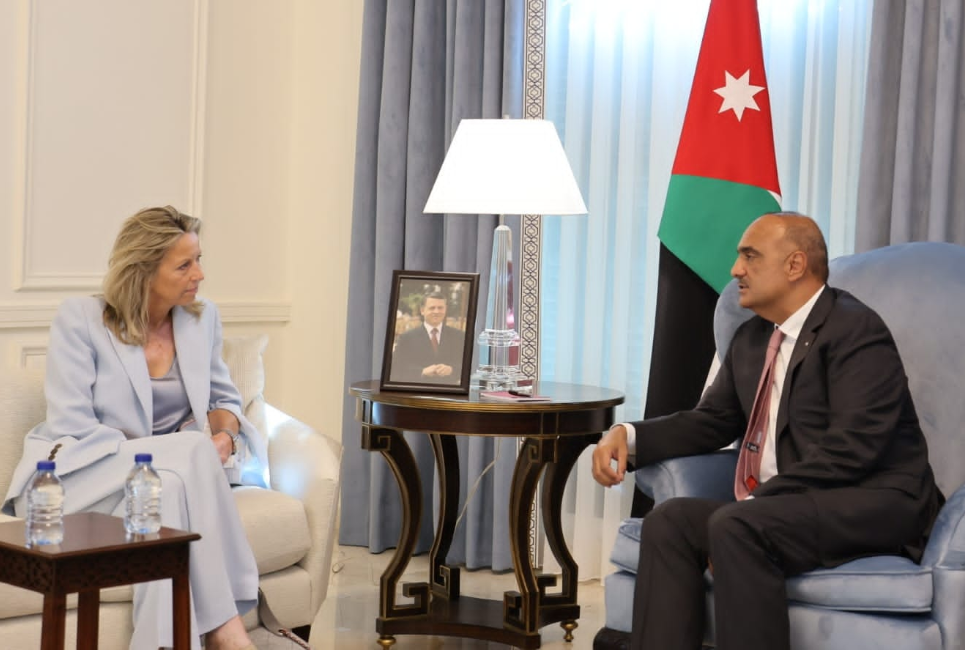 PM meets Netherlands Minister of Defense | Jordan News | Ammon News