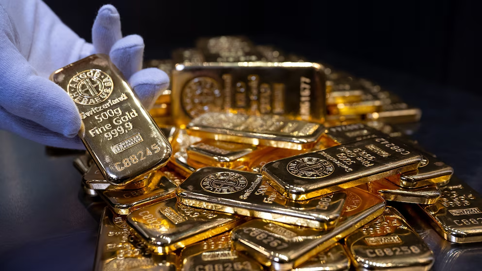 Gold zooms past $4,800 for the first time | Business | Ammon News