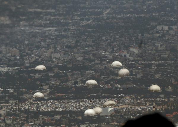 Army carries out 3 airdrops on southern Gaza | Jordan News | Ammon News