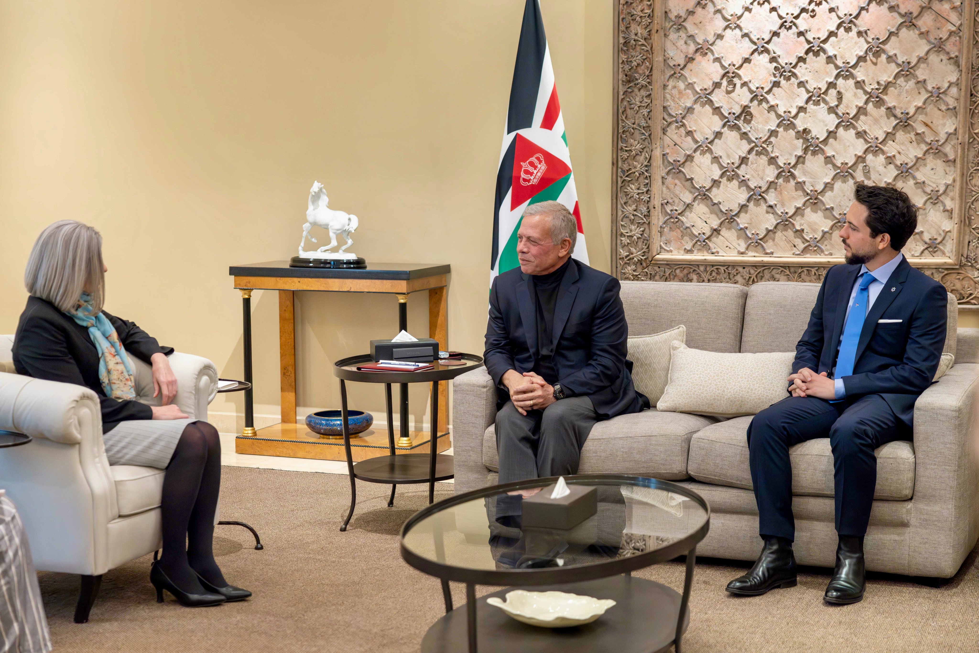 King receives US Senator Ernst | Jordan News | Ammon News