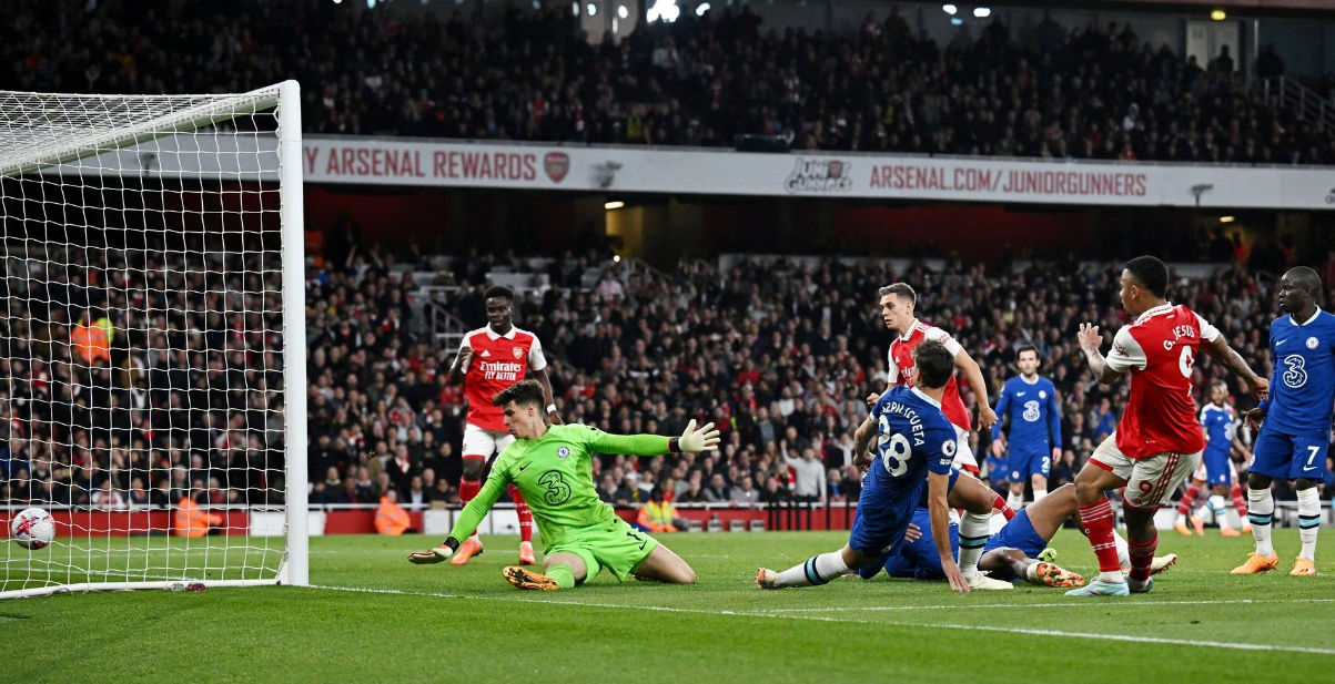 Arsenal return to top of the league with 3-1 win over sorry Chelsea ...
