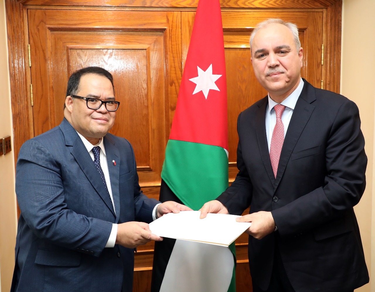 New Filipino ambassador presents credentials | Jordan News | Ammon News