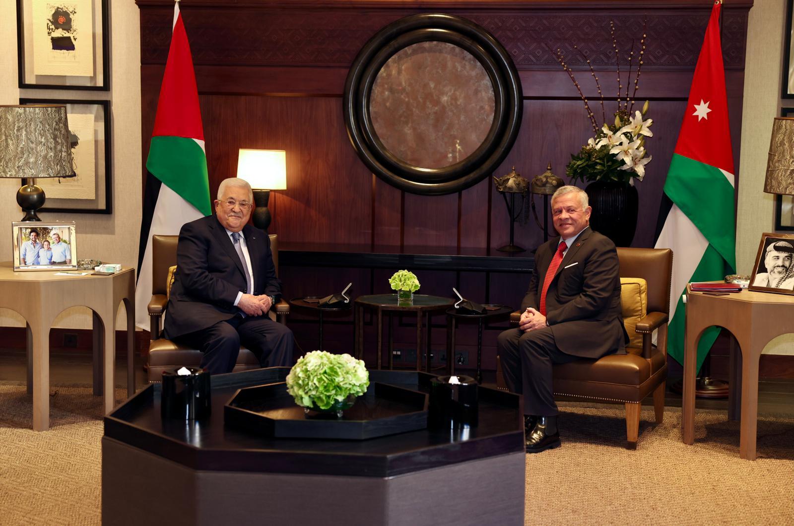 King receives Palestinian President Abbas | Jordan News | Ammon News