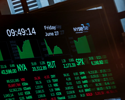 S&P 500, Nasdaq hit record closing highs amid trade negotiations | Business | Ammon News