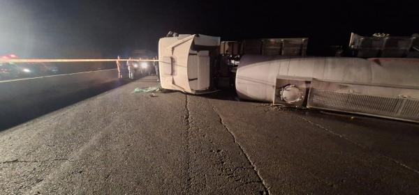 Tanker with sulfuric acid overturns, closing Aqaba back road | Jordan News | Ammon News