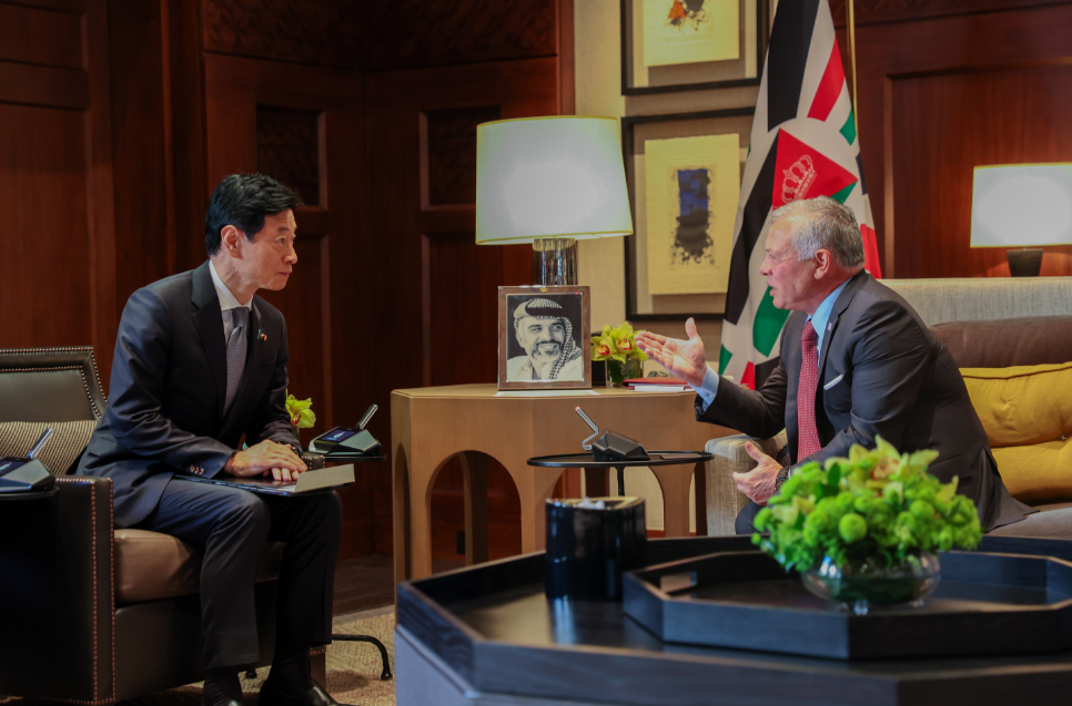 King receives letter from Japan PM | Jordan News | Ammon News