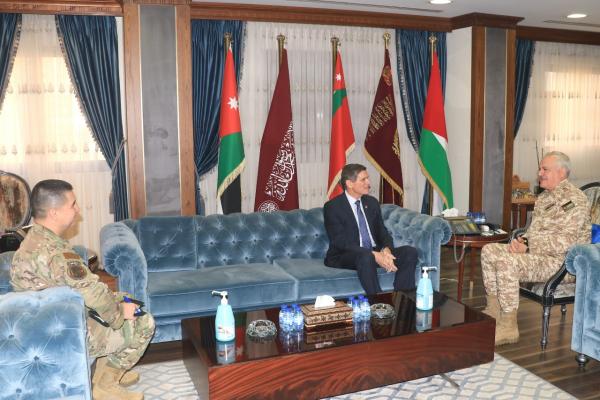 Army chief receives delegation from US security group | Jordan News ...