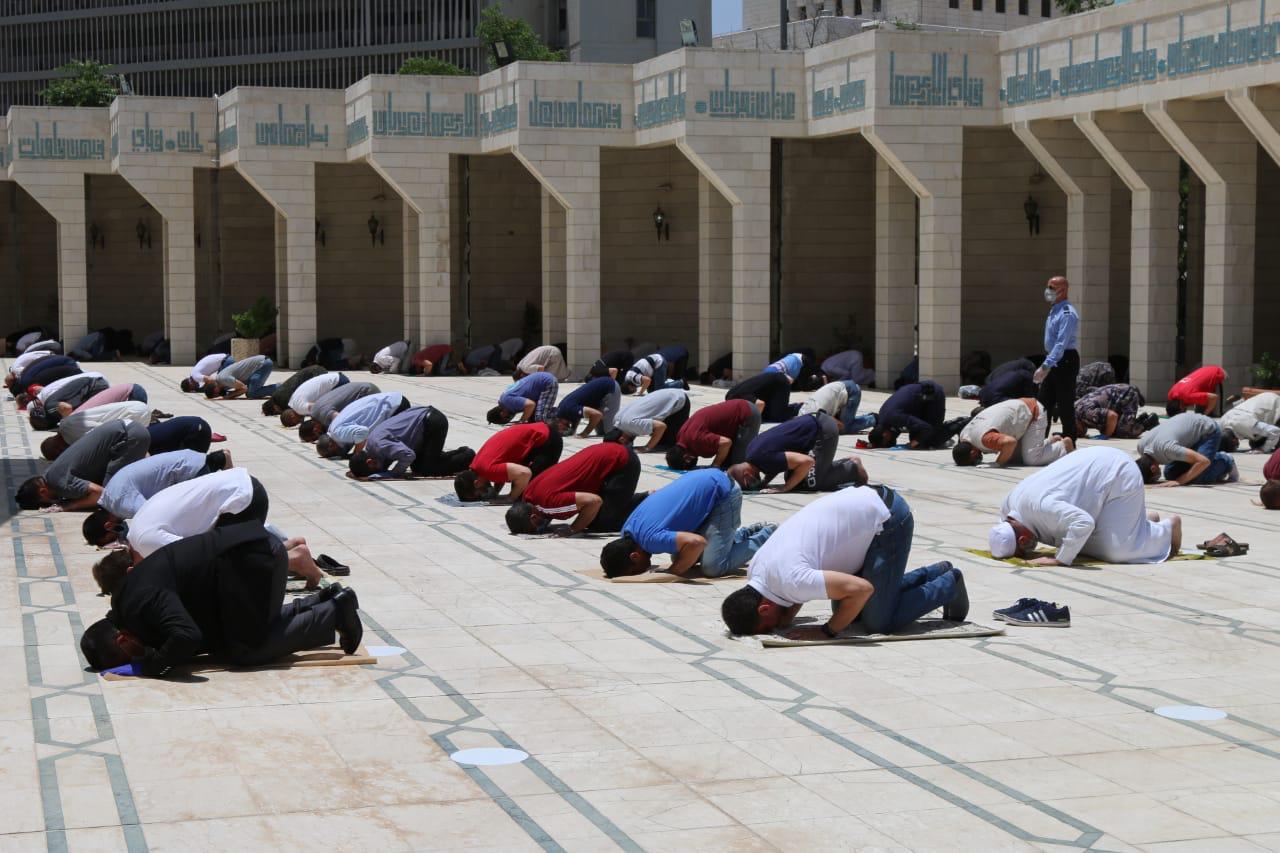 Minister: Mosques opens for Friday prayer between 11:40am - 12:40pm ...