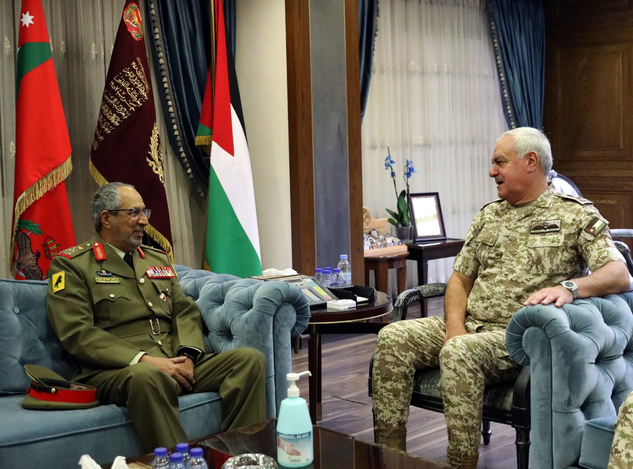 Army chief receives Bahraini military delegation | Jordan News | Ammon News