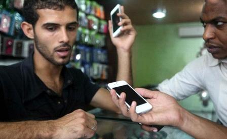 Apple’s new iPhone 5 sells in Gaza before it reaches Israel | Business ...